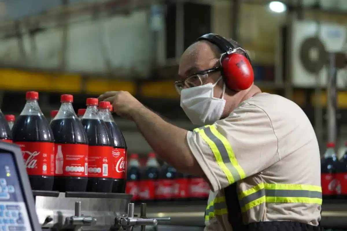 Governo alterada imposto de refrigerantes e Coca-Cola vai ficar mais ...